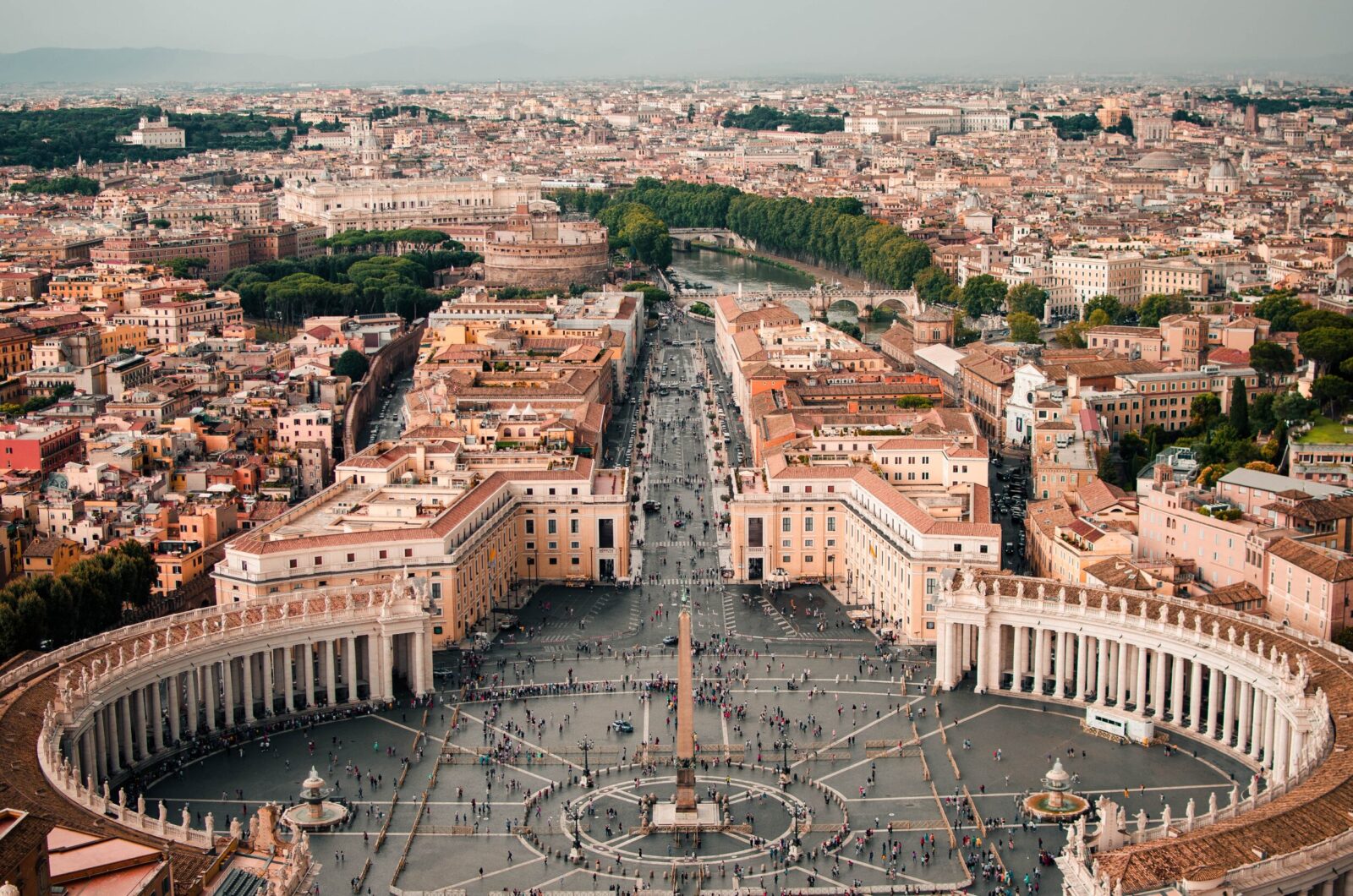 Explorateur Travel | The Vatican's Dark Secret